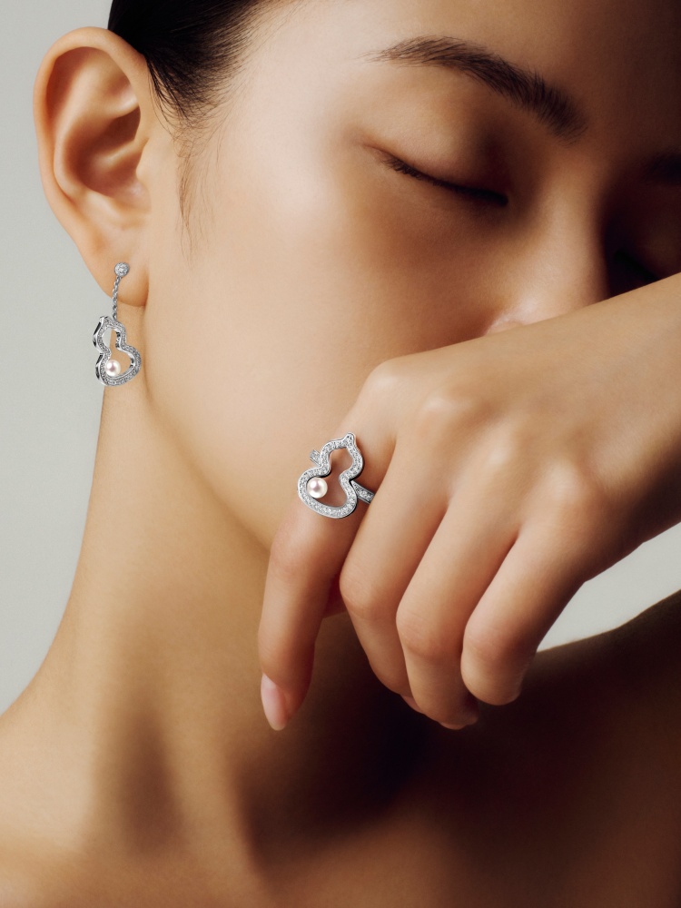 Qeelin 2025首推珍珠系列！溫潤珍珠融入經典Wulu，極簡鏈條疊戴很時髦，3款全新設計成為品牌「回春藥」 | Bella.tw儂儂